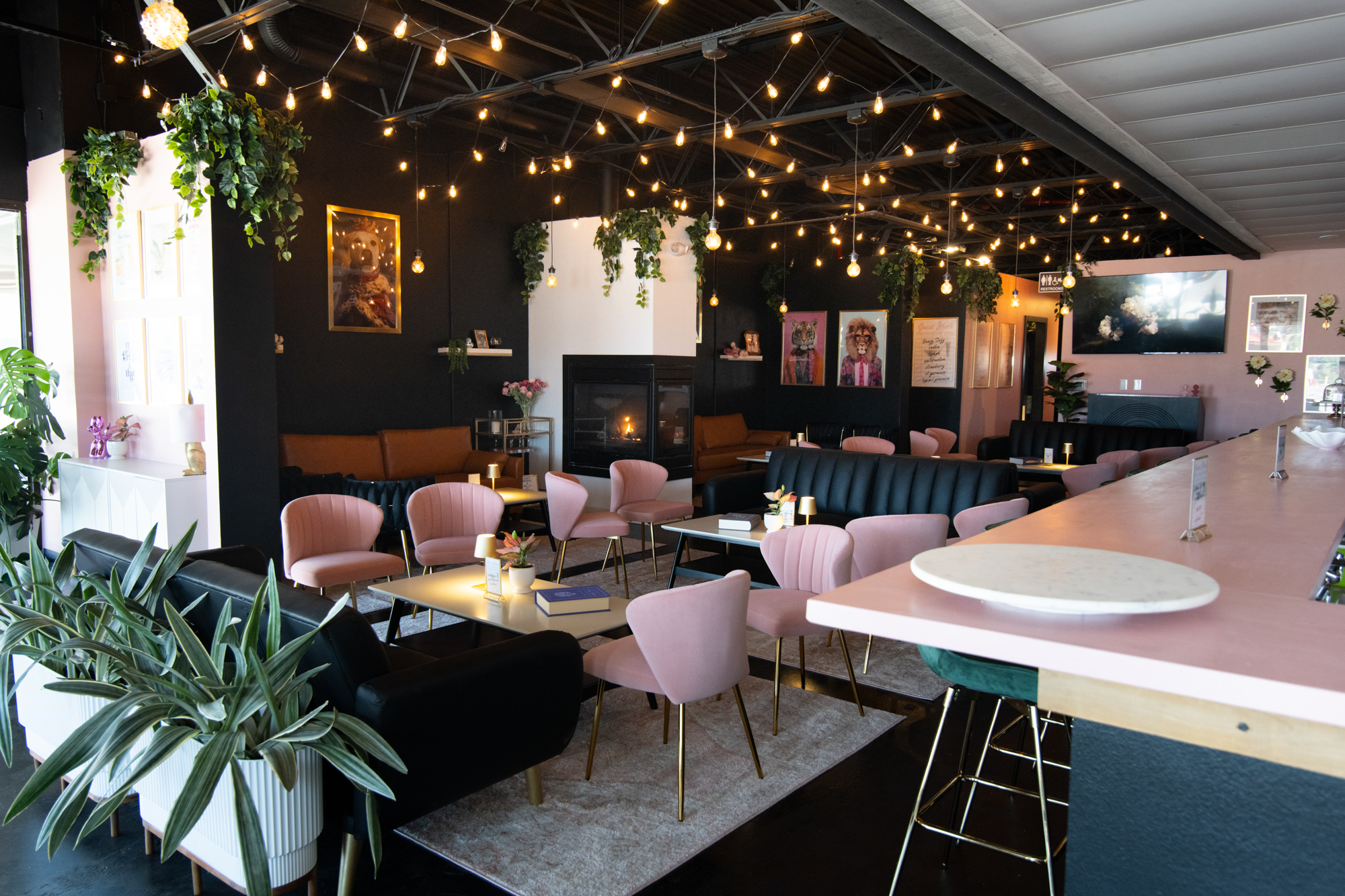 Lazy Susan’s Cocktail Lounge - Springsmag Colorado Springs